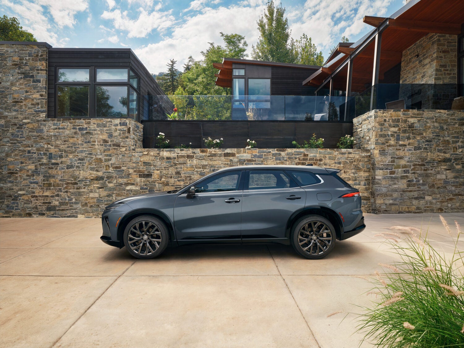 2025 Toyota Crown Signia Hybrid SUV Crossover | Cape Cod | Falmouth Toyota